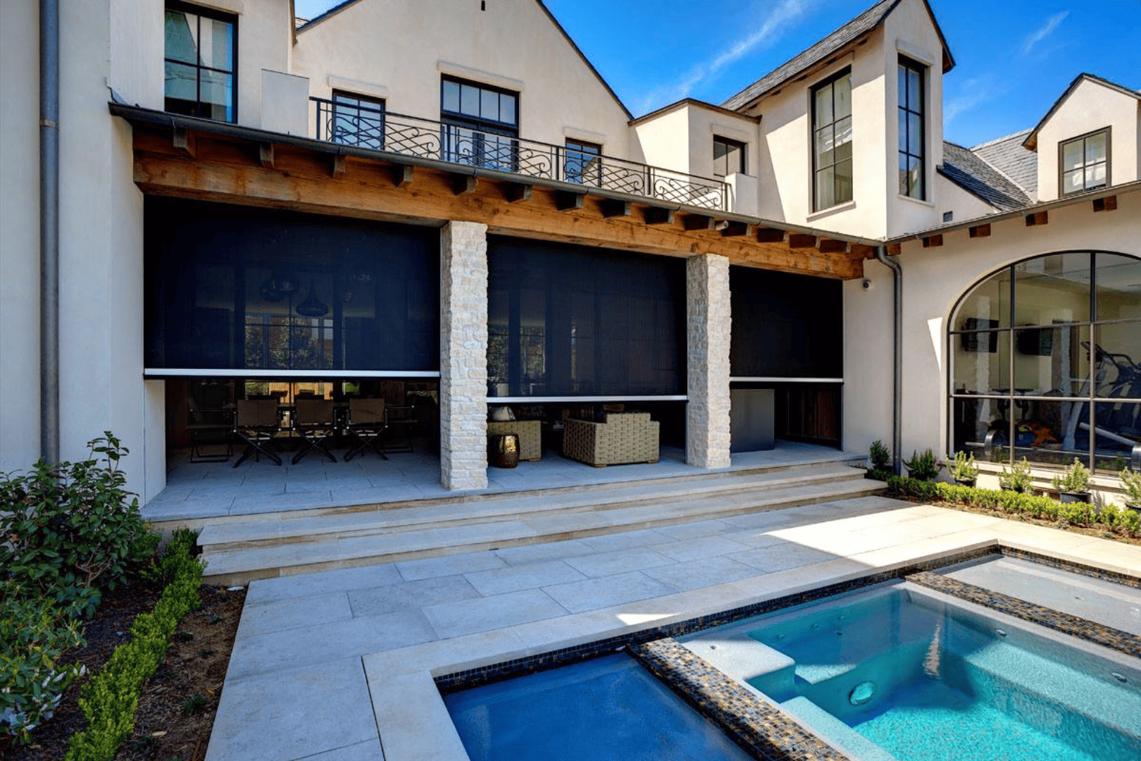 Retractable Screen Doors & Window Screen in Halifax